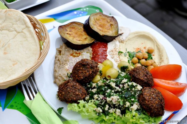 An idea for lunch: hummus and falafel in MEZZE